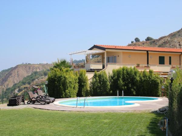 Family Sea-view Retreat In Parghelia - Tropea