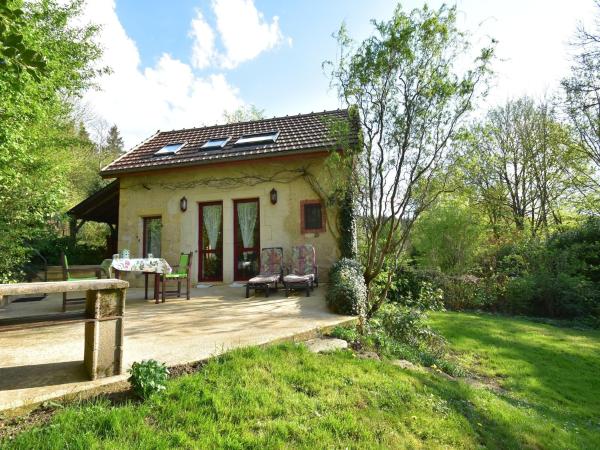Holiday Home In Onlay With Terrace Views - Nièvre
