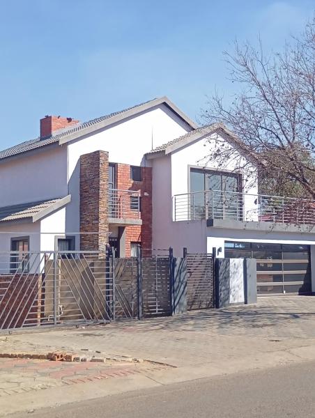 Spova Luxury Homes - Vosloorus