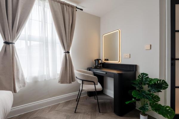 Bold St Vanity Work Desk Tea&coffee Station - Liverpool