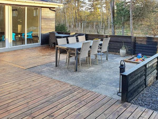 10 Person Holiday Home In Hadsund - Denmark