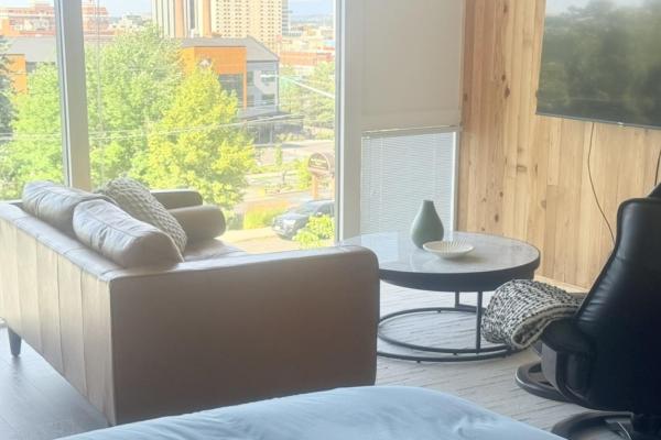 Cozy Studio With Parking, And Kitchen - スポーカン, WA