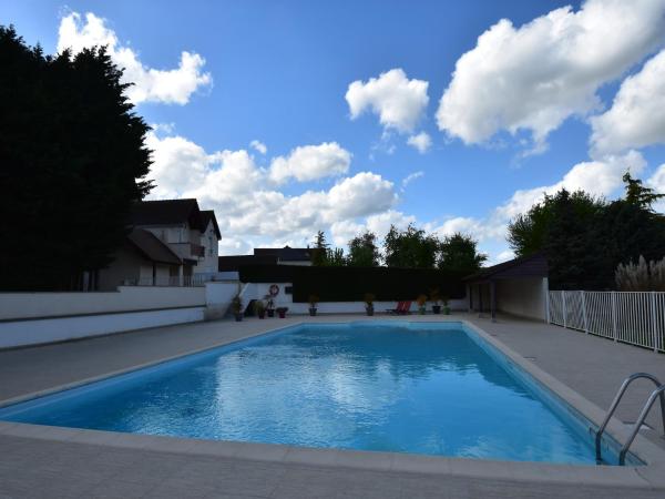 Charming Holiday Home With Pool And Pond - Indre