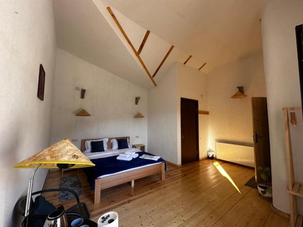 "White House Nakani" - Guesthouse Near The Centre - Georgia