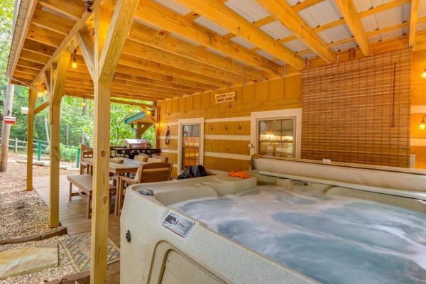 Escape To The Mountains: Hot Tub Haven In Ellijay! - Ellijay