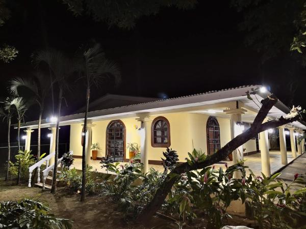 Newly Remodeled Villa Las Flores, 11 Guests - Nicaragua