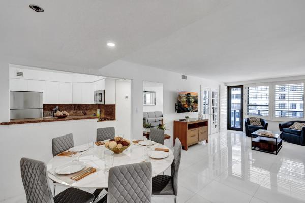 Ocean View Spacious 2 Bdr Condo Beach Service 609 - Miami Beach