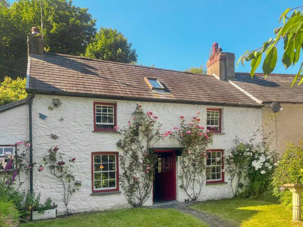 Monthly Tutor's Cottage - Pembrokeshire