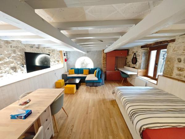 Superbe Studio Roustique - Saint-Genis-Pouilly
