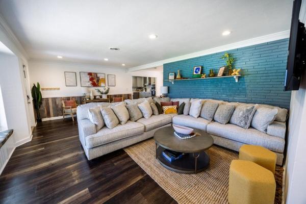 Beach Breeze Inn - Coral Springs, FL