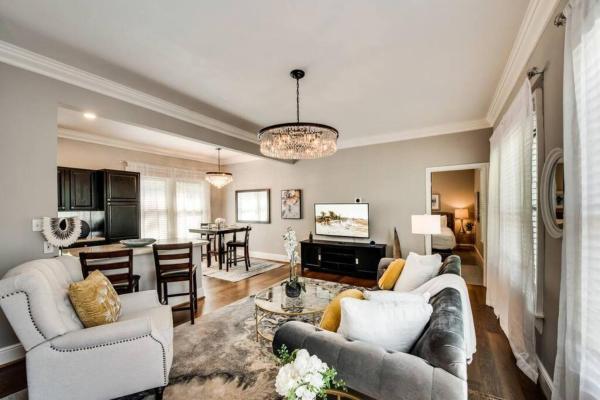 Spacious Getaway Stylish Condo On Swiss Ave - Highland Park, TX