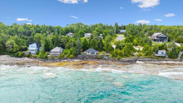 Seafari Stone Cottage - Georgian Bay - Bruce Peninsula