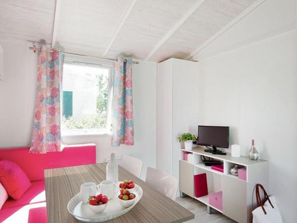 Mobil-home Pour 4 Pers. Avec Terrasse à Saint-gildas-de-rhuys - Api-1-52-763 - Séné