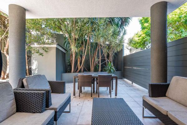 Albion Breeze Pool Access, Patio & City Convenience - Virginia