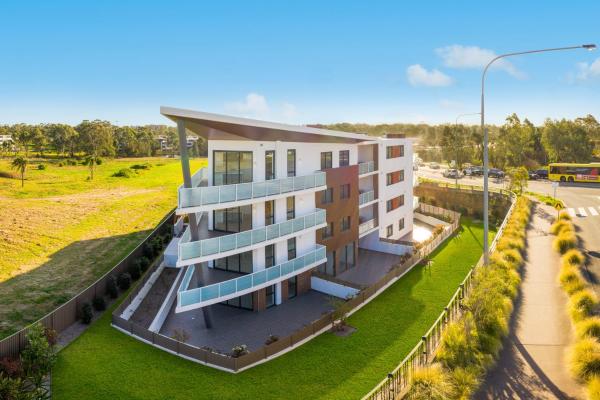 Spacious 2 Bedroom Apt With Parking In Rouse Hill - Blacktown
