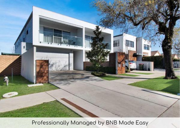 Forsyth Retreat - Modern Townhouse - Wagga Wagga