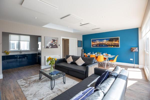 Temple Bar Crown Square Apartments - Dun Laoghaire