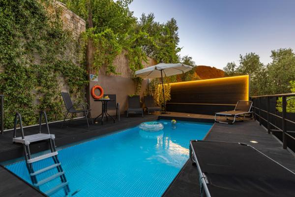 Blissful Residence With Private Pool By 8essentially - Chania