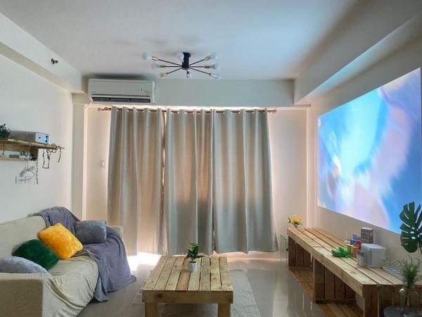 Cozy Room In Modern Paraaque Condo With 2 Bedrooms -