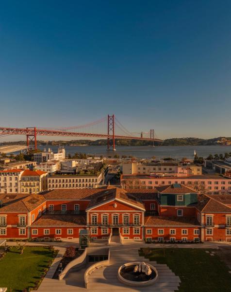 Macam Hotel - Almada