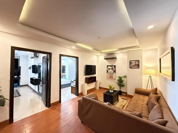 The Grandview Manor - 2 Bed Luxury Apartment With City Views - Pakistan