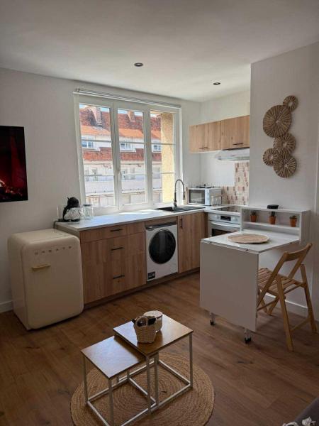 Ambiance Bohème, Confort Cosy - ibis Styles Calais Centre