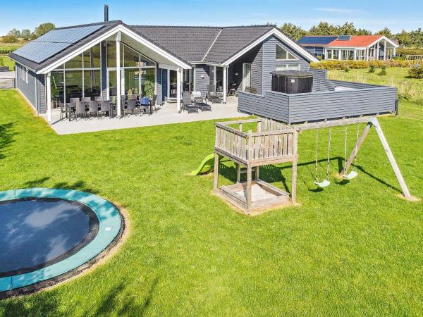 14 Person Holiday Home In Idestrup - Ostsee