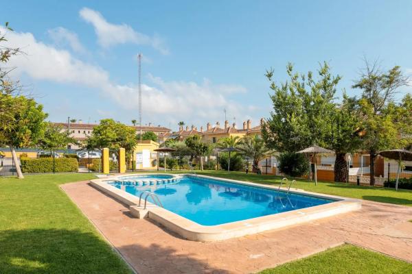 Pretty Bungalow With Private Garden - Torrellano