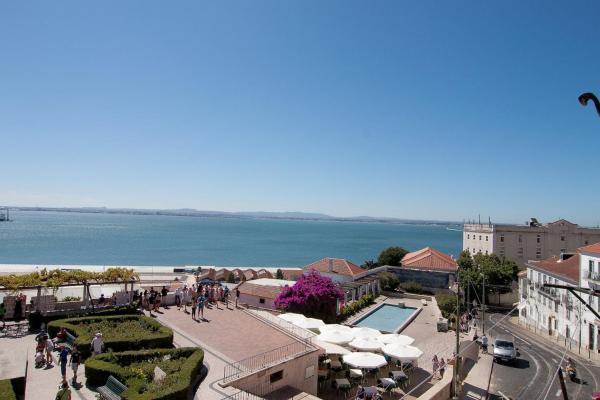 Alfama Balcony - Awesome Tagus View - Alfama