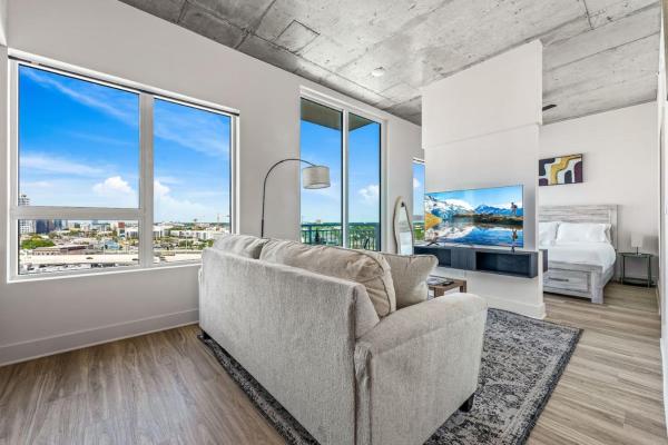 Stunning Studio | New And Luxury | Free Parking! - Davis Islands, FL