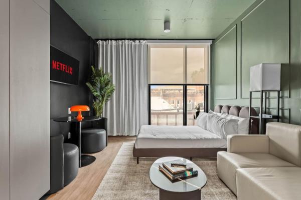 Sleek Ybor Studio Free Pool Minutes To Dt - Temple Terrace