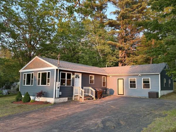 Central Location 4br W Boat Slip Option - Gilford, NH