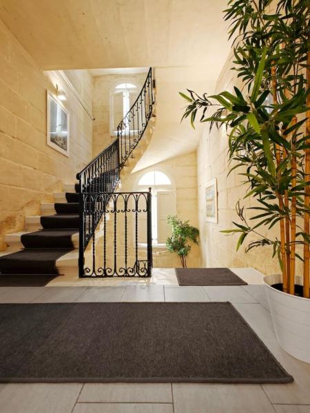 Casa Maltija Sliema 4 Bedroom - Malta