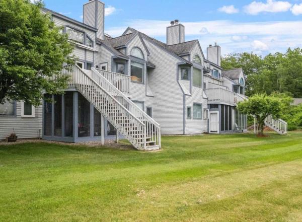Lakeview Escape - Beach Access & Balcony Views - Belmont, NH