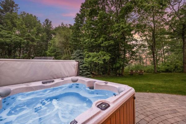 Lakes Region Retreat, Hot Tub & Fire Pit, Game Room - Alton, NH