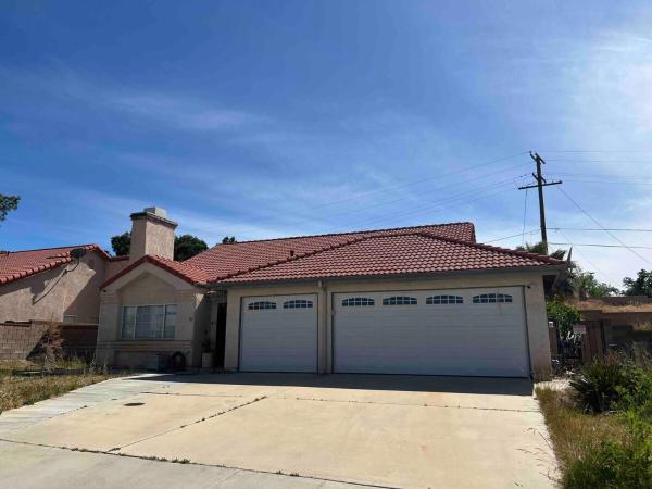 Beautiful And Cozy! - Palmdale, CA