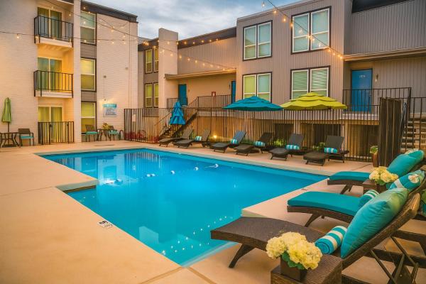 Dt Dfw Chic Free Parking And Pool In Medical District - Dallas