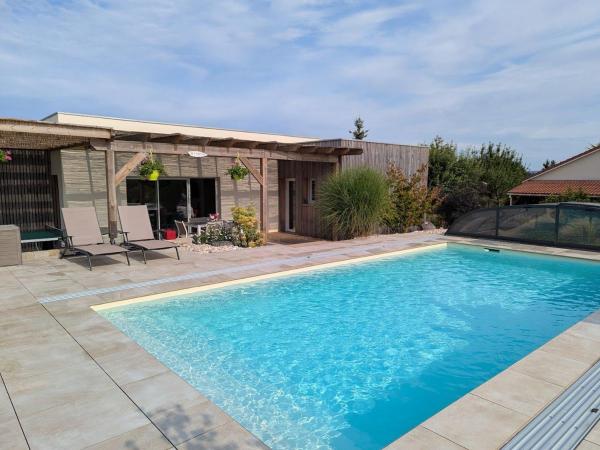Maison De Vacances Raffinée Avec Terrasse Et Piscine Partagée - Fr-1-589-837 - Épinal