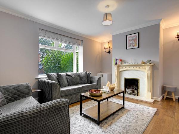 Pass The Keys Modern Comfortable Home With Parking - Knutsford