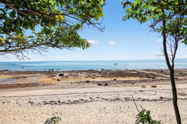 Ocean Views & Private Beach 3br Nature Escape Villa - Sandwich, MA