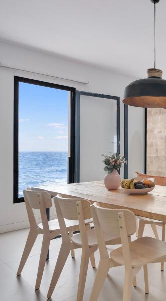 El Submarino Coastal Home - Moya