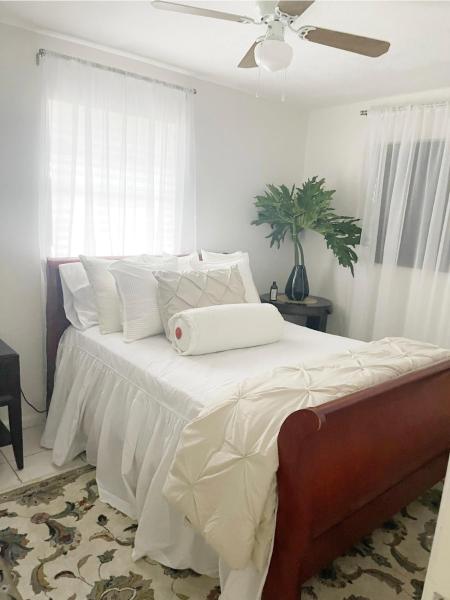 Charming Home Near Art & Culture - Atlantis, FL