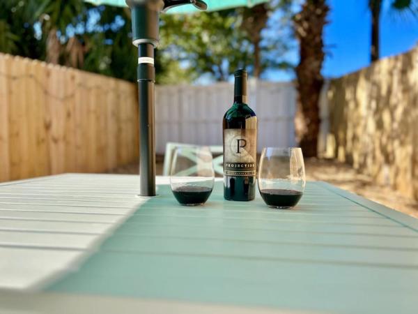 Absolute Beach Perfect Retreat To The Beach With Bbq And Only 700 Feet 2 Beach - Panama City Beach, FL