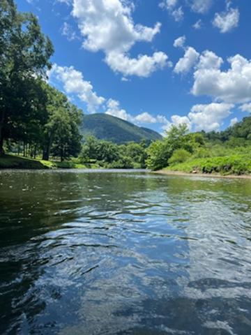 Lux Riverfront Retreat- Hot Tub, Game Room, Views! - Lansing, NC