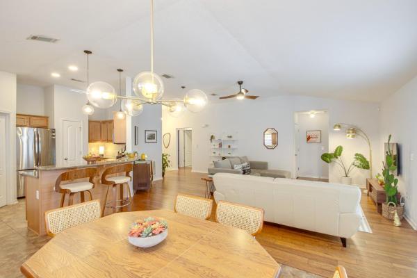 3 Mi To Escambia Bay Home With Deck And Private Yard! - Milton, FL