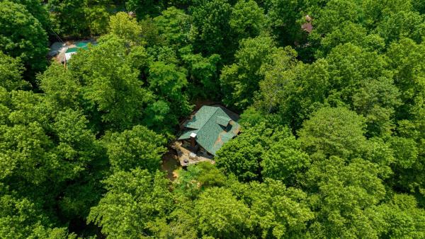 Sierras Mountain Retreat By American Patriot Getaways - Wears Valley, TN