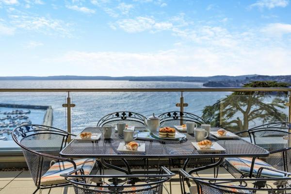 A4 Masts Tree Tops - Torquay