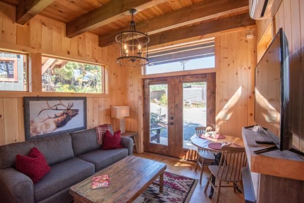 1 Mile To Downtown West Jefferson! Camping Cabin #3 - West Jefferson, NC