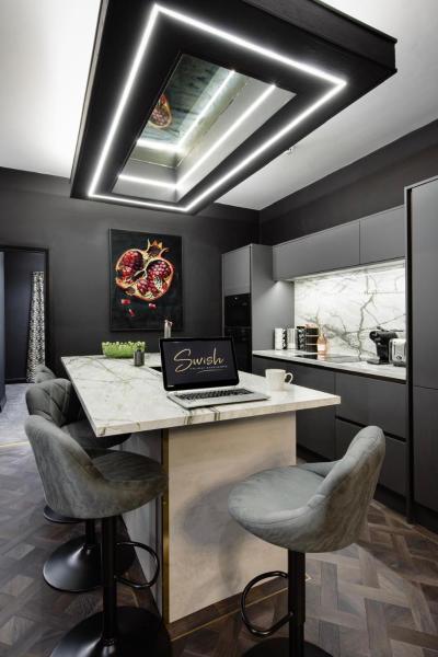 Swish Holiday Apartments 13 King Edward Avenue Blackpool - Blackpool