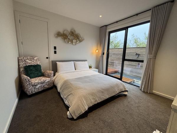 Cozy Ensuite - North Shore